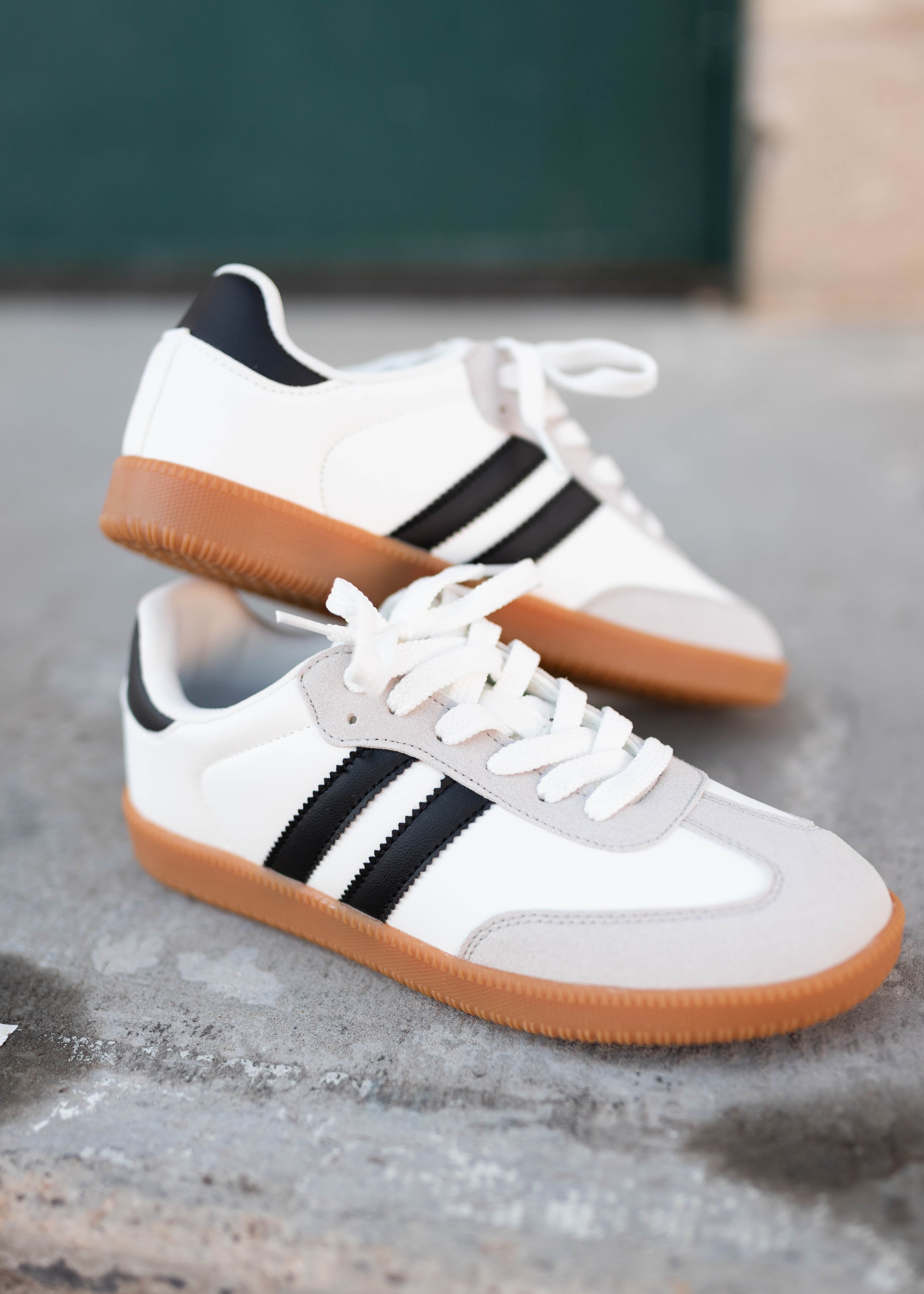 Lisa Black and White Sneakers LA Shoe King – Lena Layne