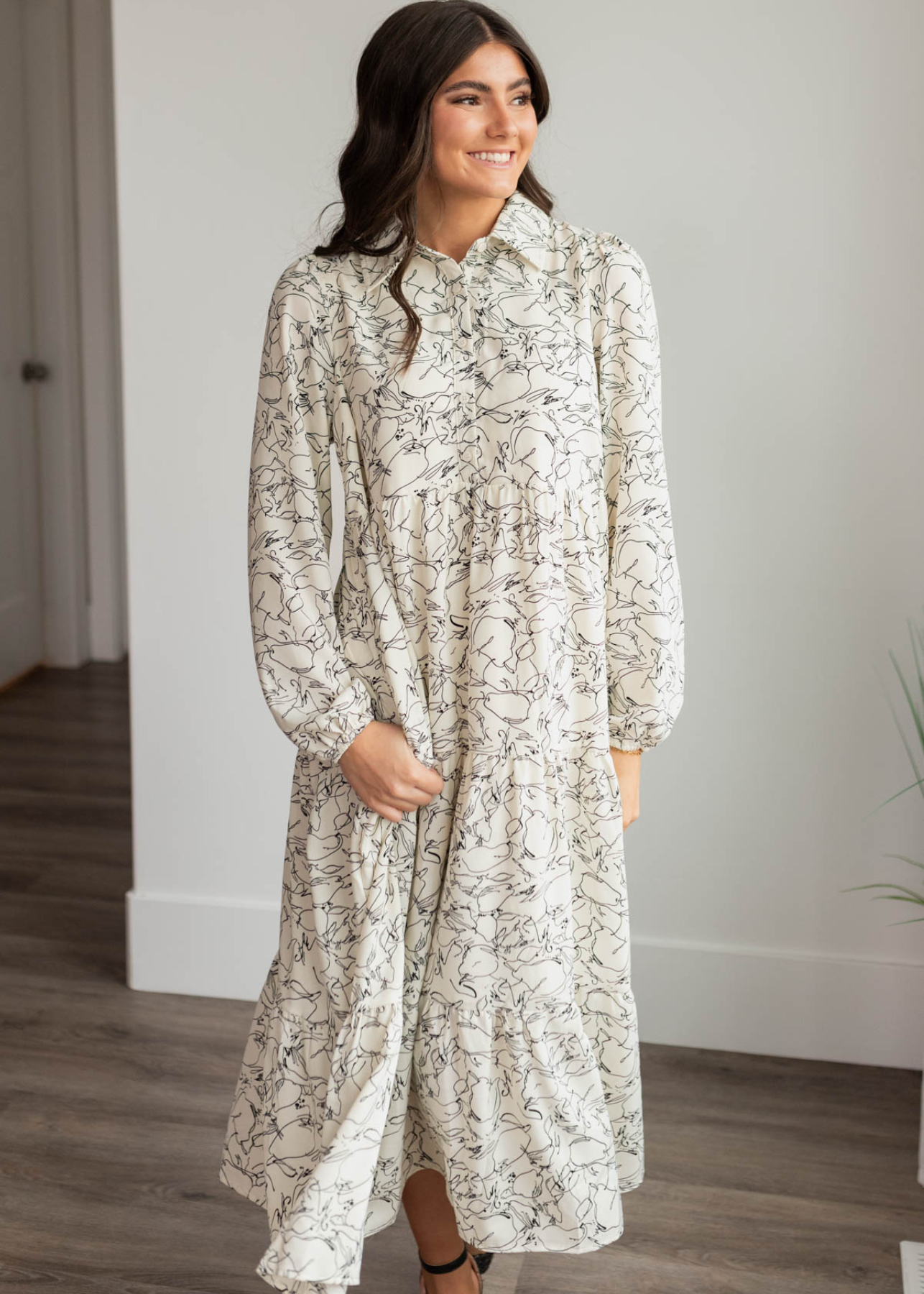 Tris White Floral Pattern Dress Doe and RAe – My Sister's Closet